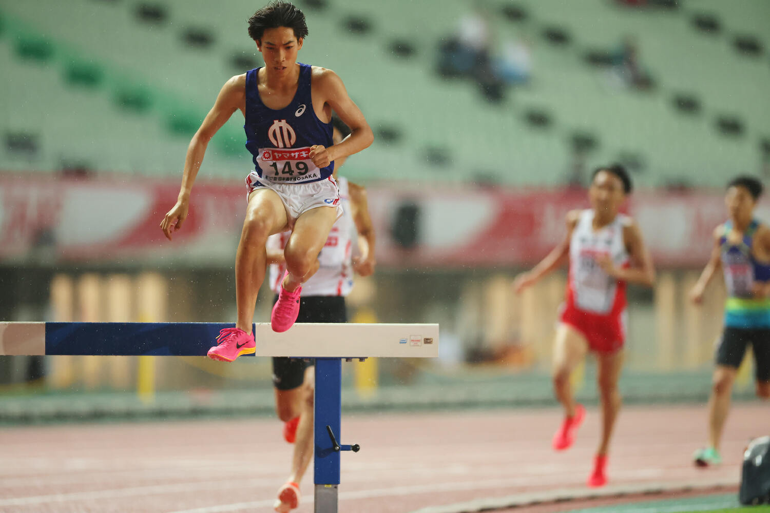 「世界」を目指す学生ランナーたちの日本選手権、三浦は3000m障害で3連覇 5000mは高水準の戦いの中、駒大の佐藤圭汰、中大の吉居大和が入賞 | JBpress autograph