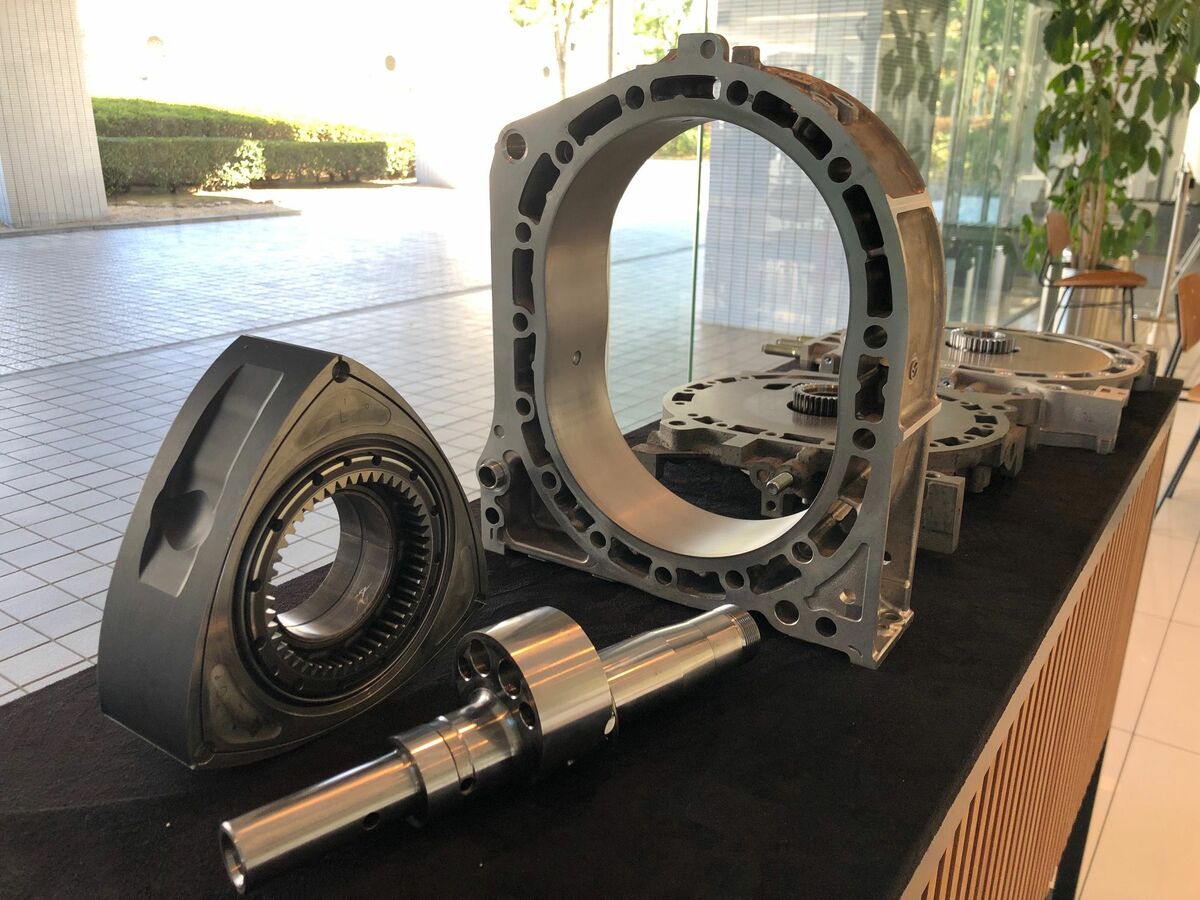 マツダ「MX-30 Rotary-EV」を試乗、ロータリーエンジン「発電」車の妙味 EVでありPHEVでもある、電動車戦略のカギを握るマツダ ...