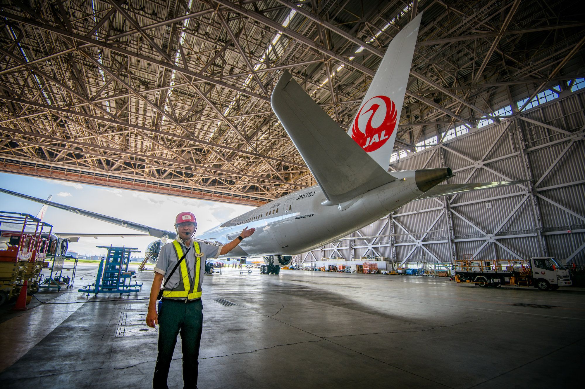 大人気で予約が取れない!? JAL工場見学をレポート 大人の社会見学（第1回） | JBpress autograph