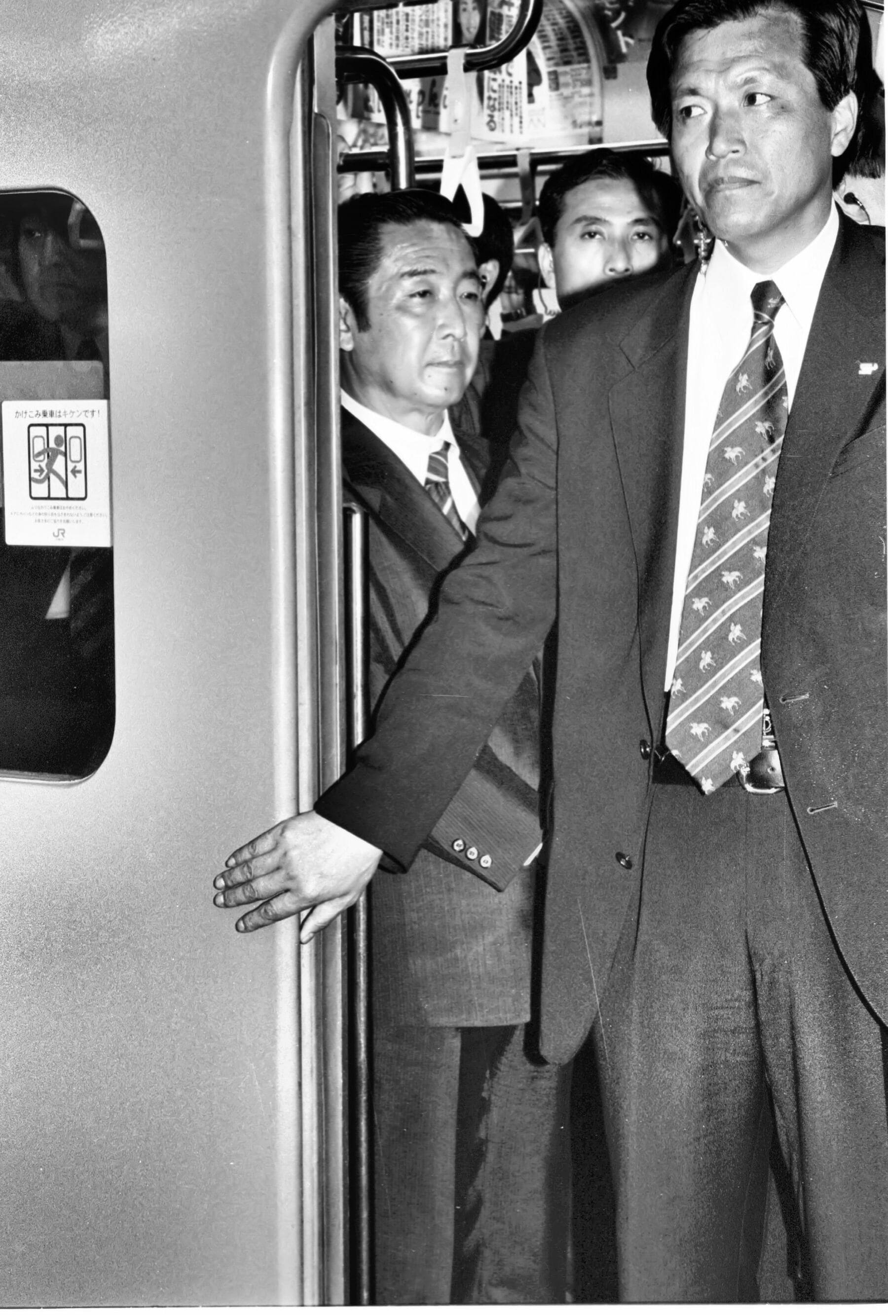 写真ギャラリー11枚め｜権力は必ず腐敗する、写真で振り返る「カネ」と「オンナ」にまみれた自民党スキャンダル史 | JBpress (ジェイビープレス)
