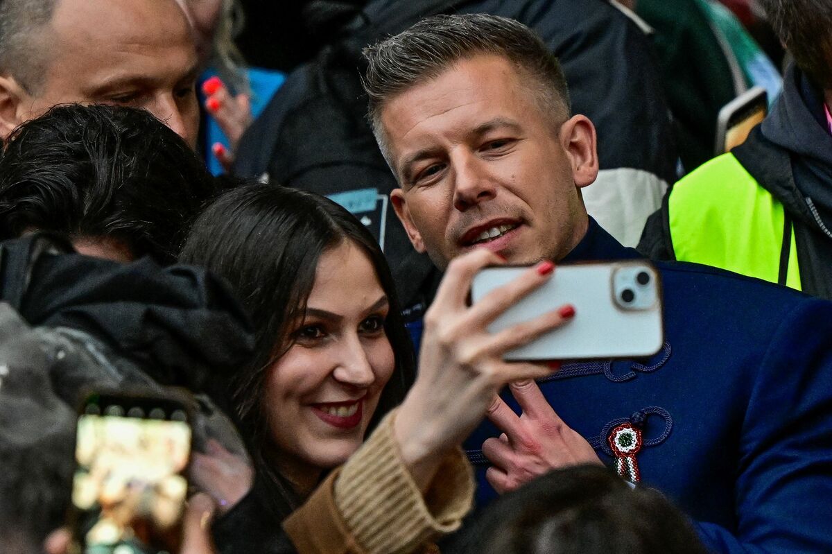 写真ギャラリー3枚め｜ハンガリーで新星マジャル旋風！SNS映えのイケメン保守政治家、支持急拡大でオルバン首相「長期独裁」終わらせるか | JBpress (ジェイビープレス)