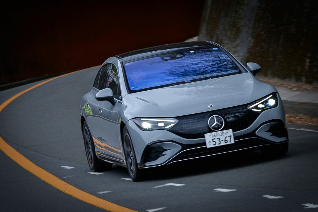 写真ギャラリー枚め｜名門・メルセデス・ベンツのEVは専用プラットフォームのEQEがやっぱり本命？ 日本仕様のEQEを、EQS、EQE海外仕様と比べる | JBpress (ジェイビープレス)