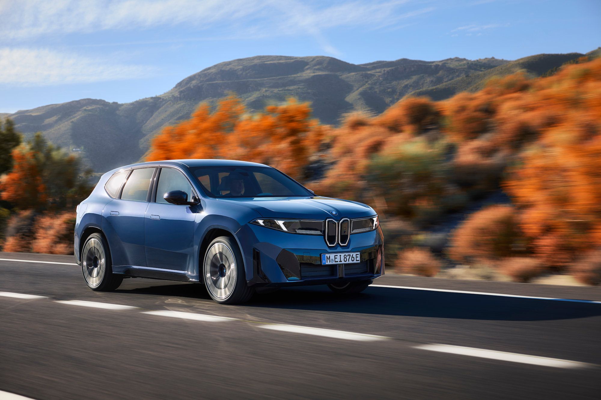 ノイエ・クラッセの先鋒「BMW iX3」発表 いまどきの自動車問答（第61回） | JBpress autograph