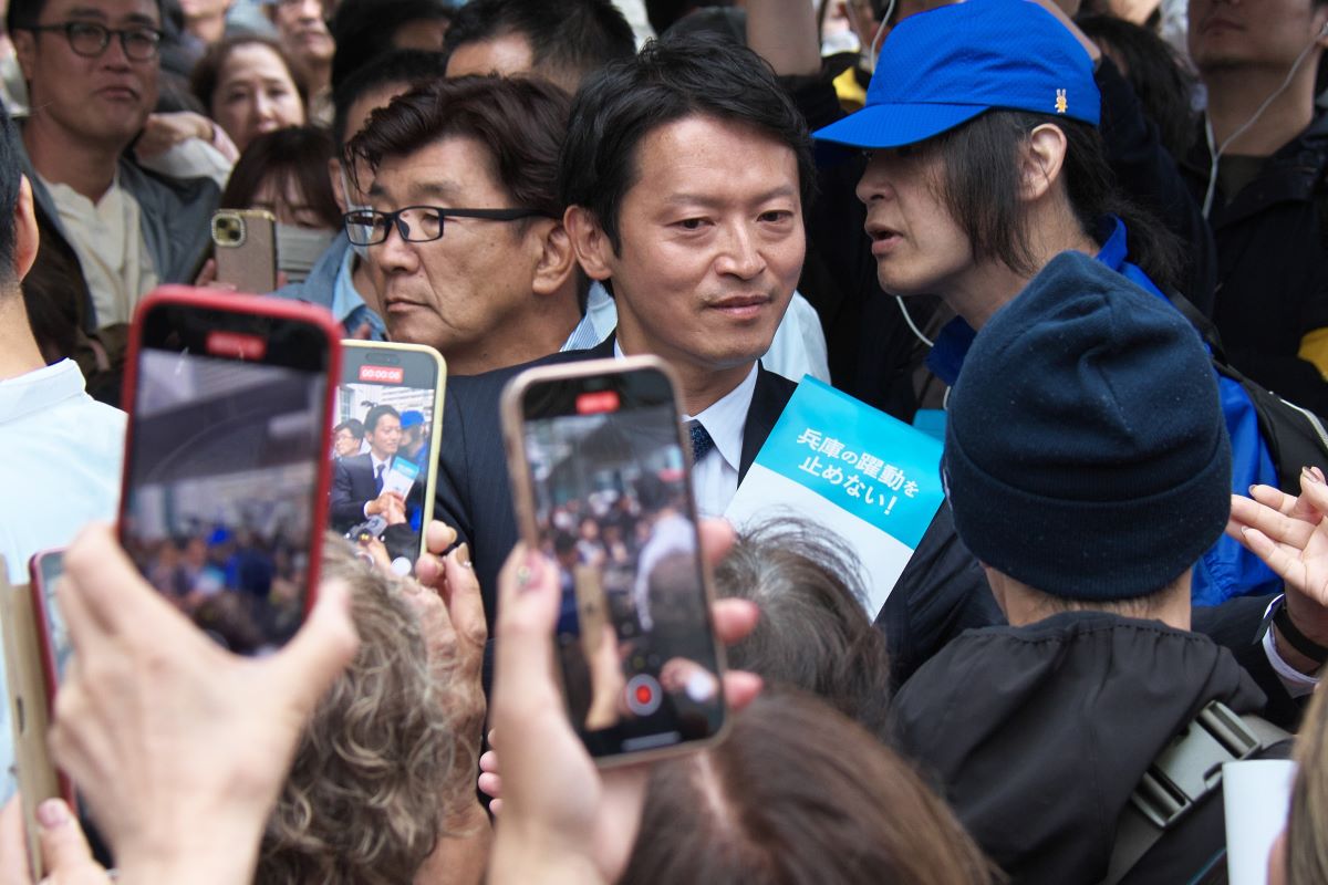 兵庫県知事選でSNSが変えた「同調圧力」の形、“家父長型”から誰も結果責任を負わない“大衆型”が強まる傾向に(1/4) | JBpress (ジェイビープレス)