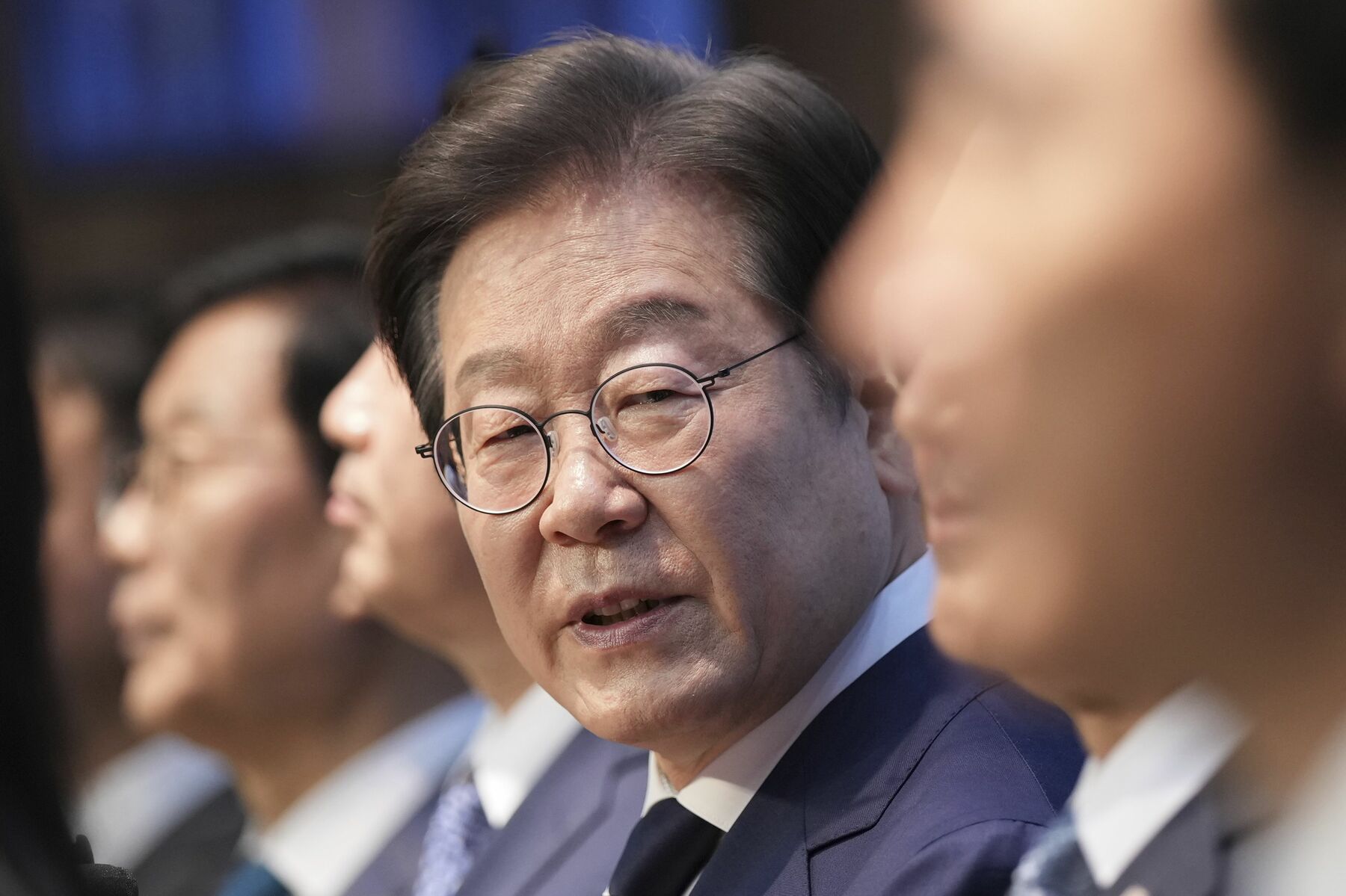 写真ギャラリー1枚め｜「李在明独走」と思われた韓国大統領選、トランプに出馬の意向を尋ねられた「韓悳洙」が対抗馬に急浮上 | JBpress (ジェイビープレス)