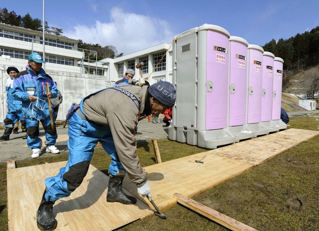 震災発生時の隠れた大問題「トイレの備え」は万全か 【地震大国日本の今】4人家族なら1週間でおよそ140回使用、「穴を掘って…」では解決しない ...