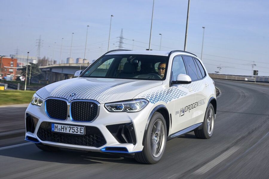 写真ギャラリー枚め｜BMWのFCV「iX5 Hydrogen」に乗って考える 燃料電池車にはどんな価値があるのか？ | JBpress (ジェイビープレス)